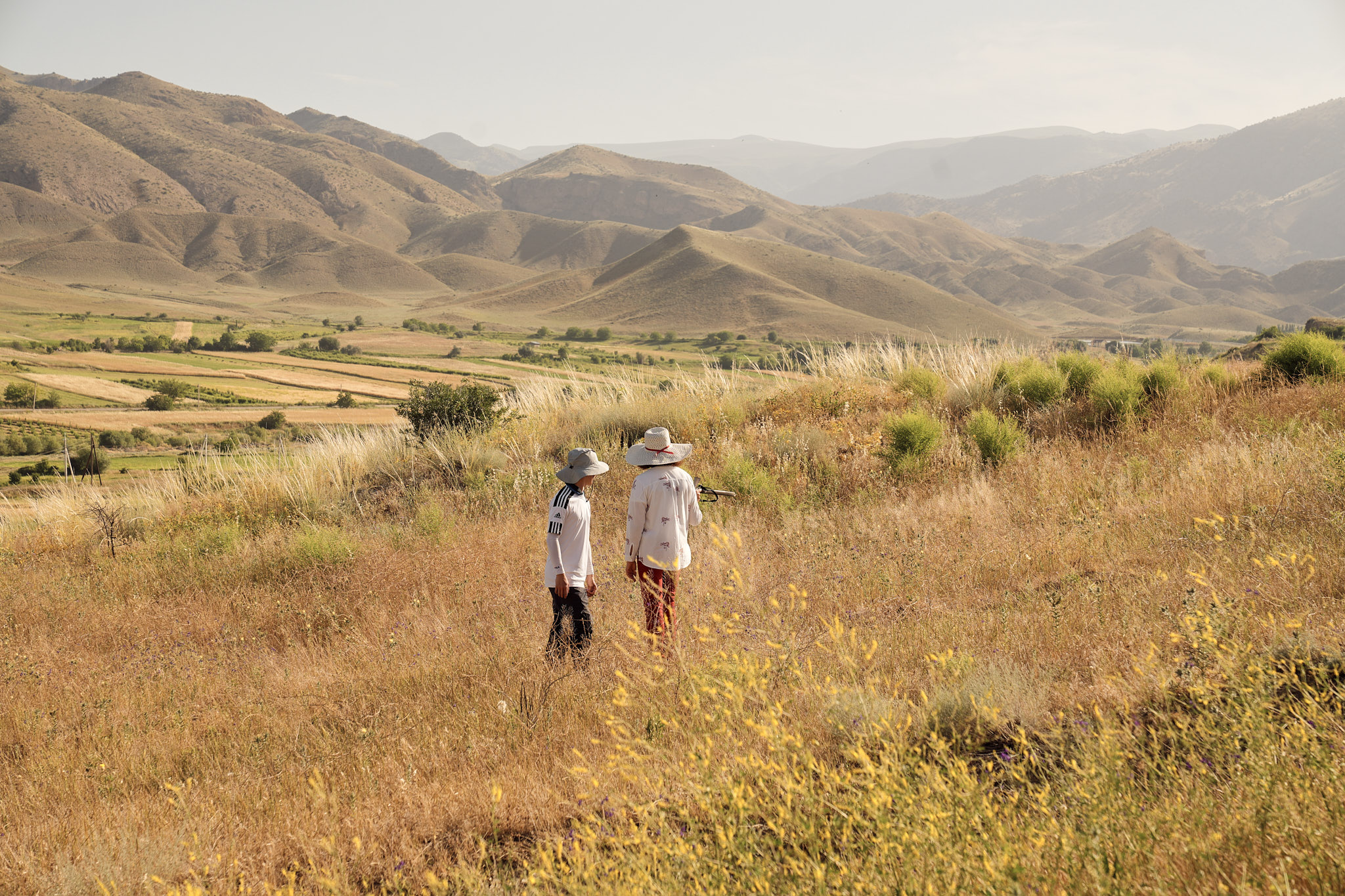Building in Common: field walking / excavating / prototyping the Vedi River Valley | HKU Faculty ...