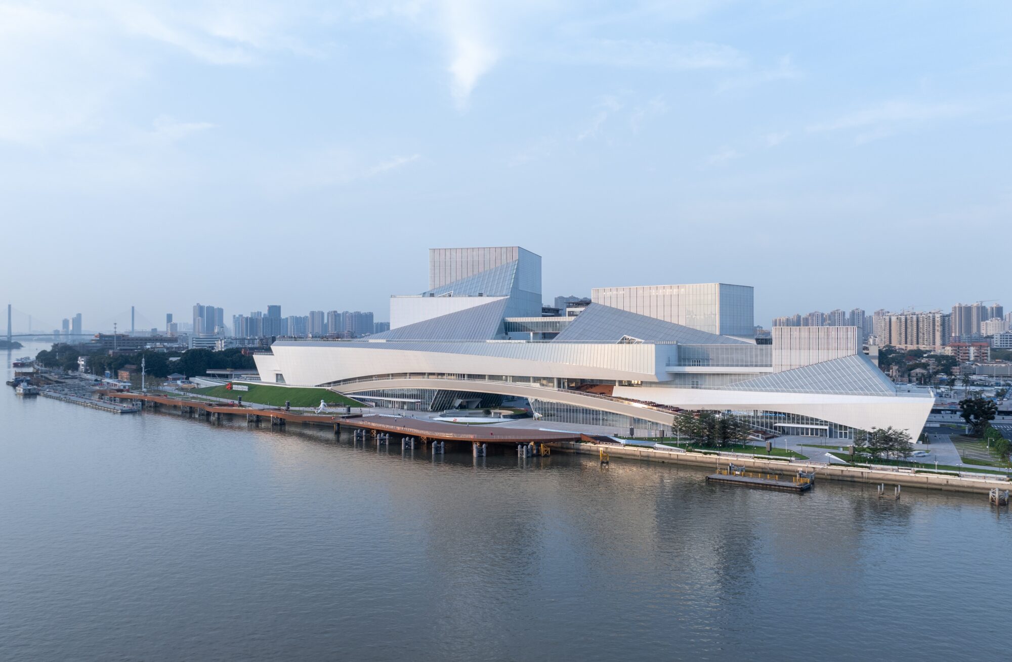 He Jingtang 何鏡堂